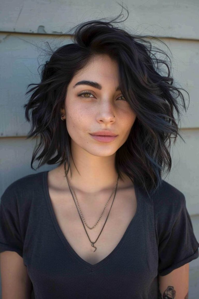32 Charming Natural Wavy Haircuts: Effortless Styles For A Gorgeous ...