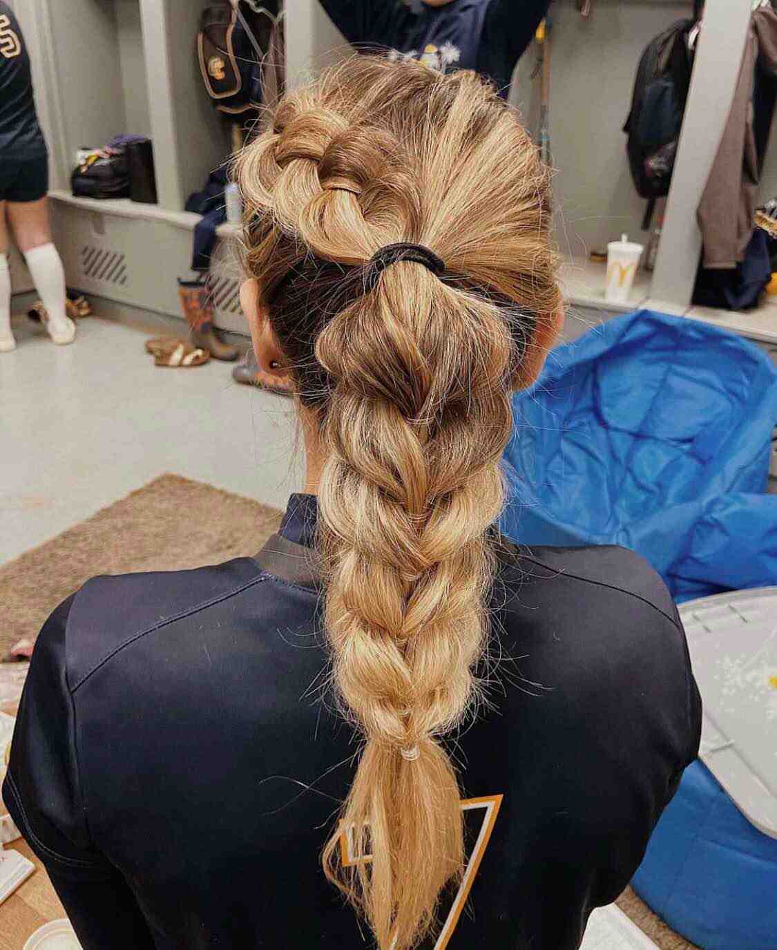 33 Fascinating Game Day Hairstyles: Trendy Looks To Show Off Your Team ...