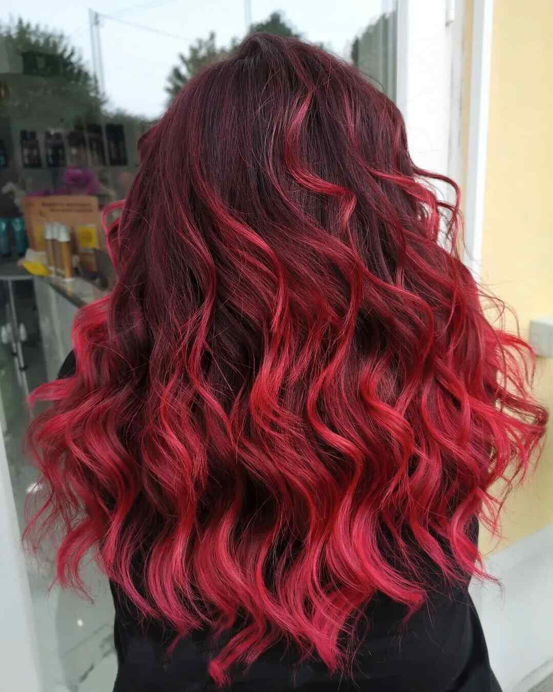 30 Mesmerizing Red Highlights On Dark Hair For A Fiery Makeover ...